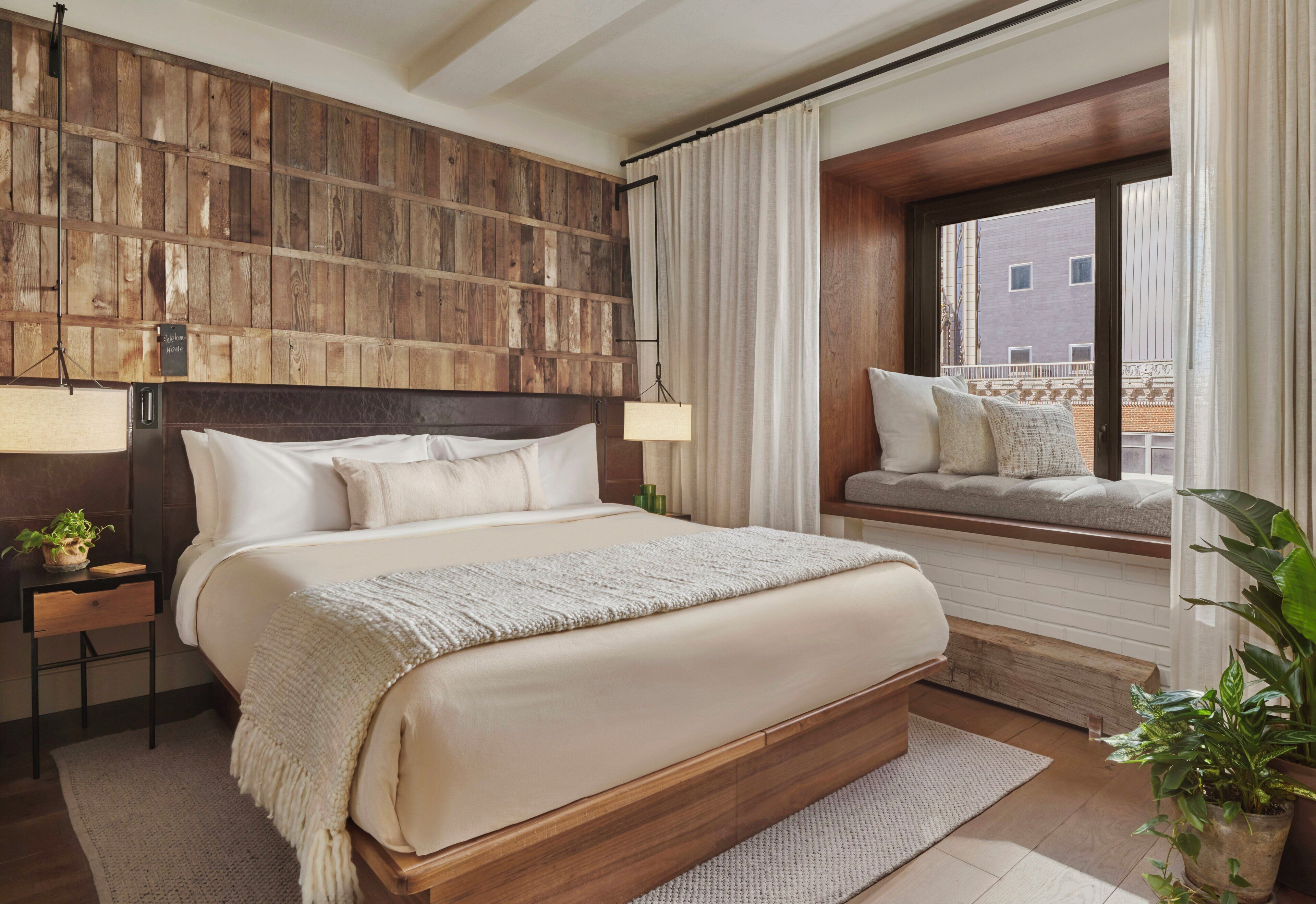 Suite | Roupa hipoalergénica, minibar, cofre no quarto, secretária 