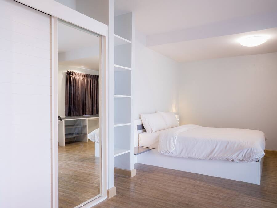 Quarto Executivo | Roupa de alta qualidade, secretária, Wi-fi grátis