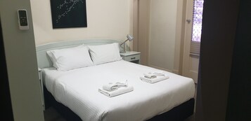 Quarto Executivo, casa de banho anexa | Minibar grátis, ferro/tábua de engomar, berços/camas para crianças