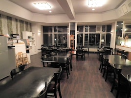 Café da manhã e jantar