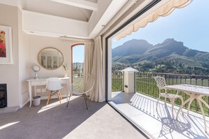 Quarto luxo, 1 cama King | Terraço/pátio