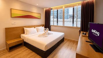 Quarto Duplo Superior (King, City View) | Minibar, cofre no quarto, secretária