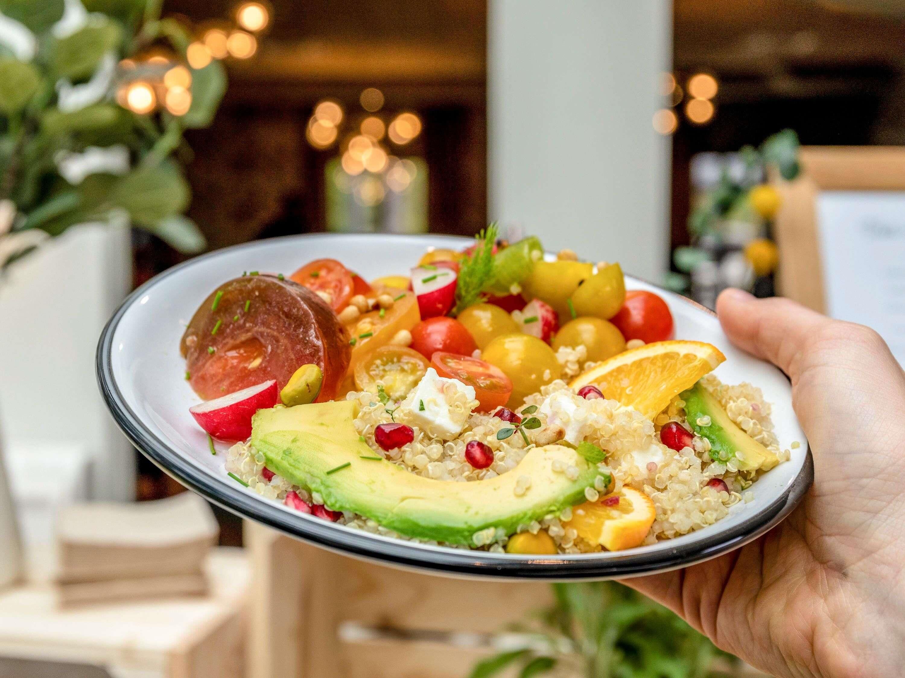 Pequeno-almoço tipo buffet diário mediante uma taxa 