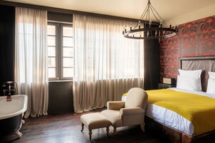 Quarto Signature, 1 cama king-size | Roupa de alta qualidade, camas de colchão Select Comfort, minibar 