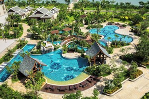 2 piscinas exteriores 