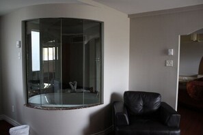 Quarto superior, 1 cama de casal, banheira de hidromassagem | Banheira de hidromassagem