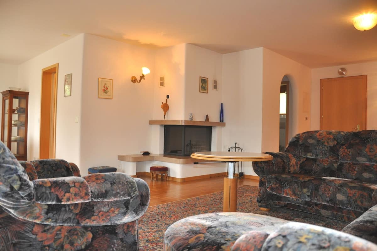 Apartamento, 3 quartos, varanda (Jungfrau) | Sala de estar | Televisor 