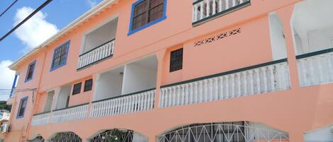 Entrada do alojamento