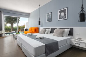 Suite Júnior, piscina privativa | Roupa de alta qualidade, cofre no quarto, com mobília individualizada 