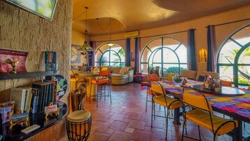 Pequeno-almoço continental diário incluído 