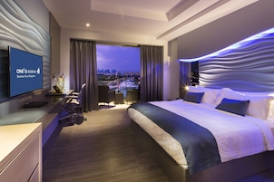 Cofres nos quartos, escrivaninha, espaço de trabalho para notebook