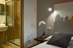 Quarto casal ou duplo | Frigobar, cofres nos quartos, escrivaninha