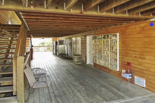 White Wing Lodge - Branson West, MO