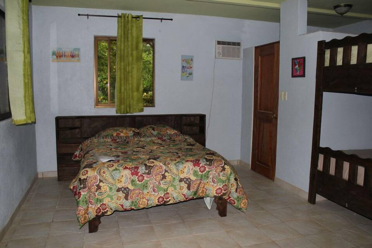 Berços/camas para crianças grátis, camas desdobráveis, Wi-fi grátis 