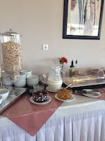 Café da manhã continental grátis