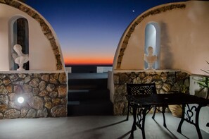 Suíte, banheira de hidromassagem, vista para o oceano | Terraço/pátio