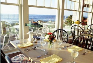 Pequenos-almoços e jantares servidos