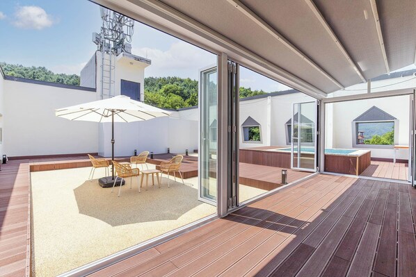 Quarto Familiar | Terraço/pátio interior