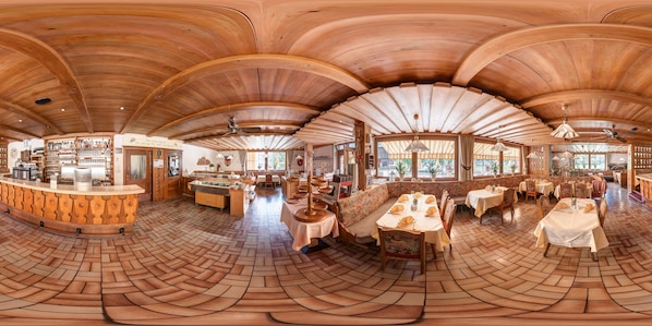 Café da manhã e jantar, culinária local