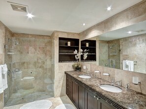 Vila, 3 quartos (Unit 8 ) | Banheiro | Secador de cabelo, toalhas de banho