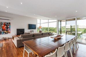 Casa (263 The Esplanade) | Com decoração personalizada, com mobília individualizada 