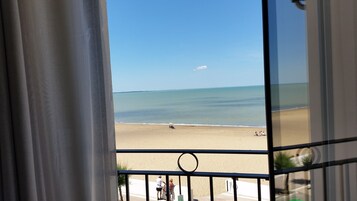Quarto Premium, 1 cama queen-size, vista para o oceano | Vista para a praia ou o mar