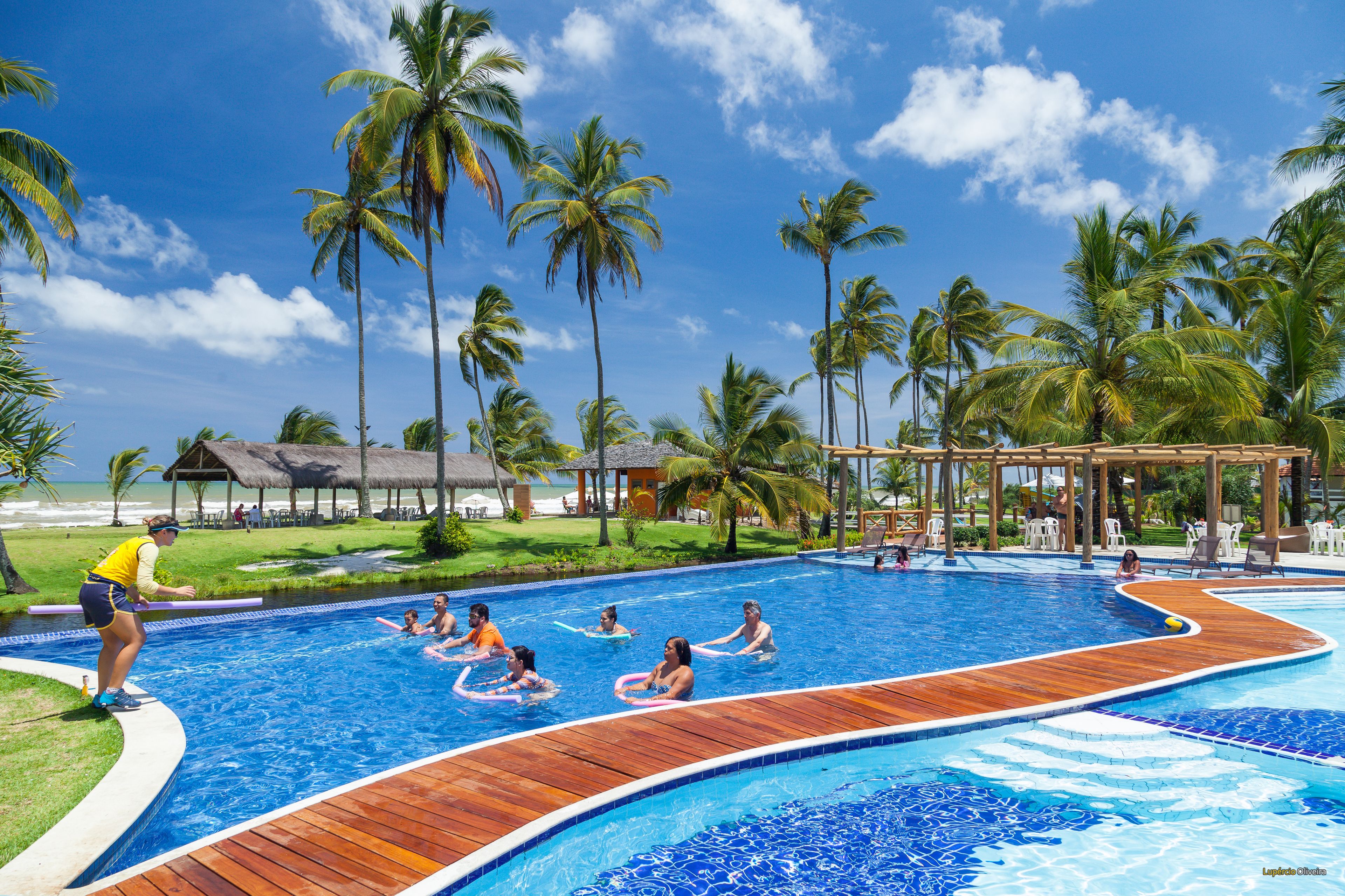 2 piscinas exteriores 