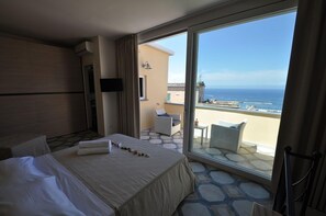 Quarto casal luxo, vista para o mar | Frigobar, cofres nos quartos, berços grátis