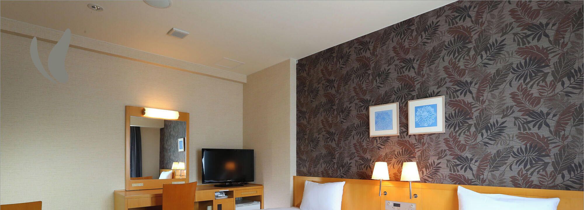 Edredões de penas, secretária, cortinas/cortinados opacos 