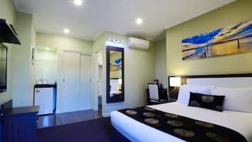 Quarto Superior, 1 cama queen-size | Cofre no quarto, secretária, quartos insonorizados