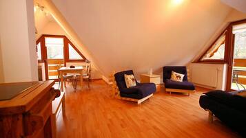 Apartamento (Skocznia 13-3) | Sala de estar | TV de ecrã plano