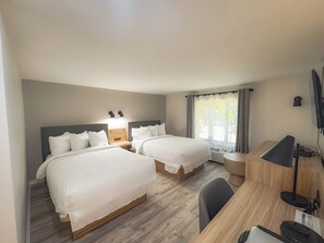 Quarto Standard, 2 camas de casal, não fumadores | Secretária, ferro/tábua de engomar, Wi-fi grátis 