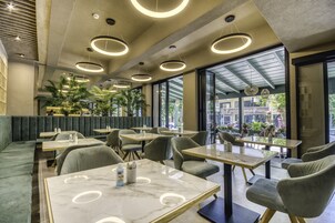 Café da manhã continental grátis todos os dias