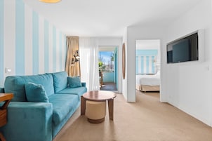 CASA SUITE | Roupas de cama antialérgicas, cofres nos quartos, escrivaninha