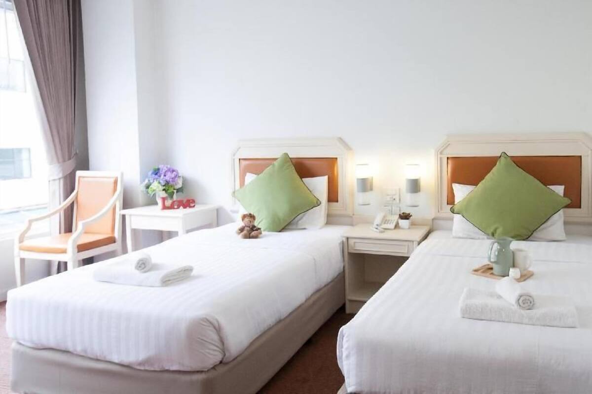 Secretária, camas desdobráveis, Wi-fi grátis, roupa de cama fornecida