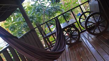 Deluxe Hill Paradise | Secretária