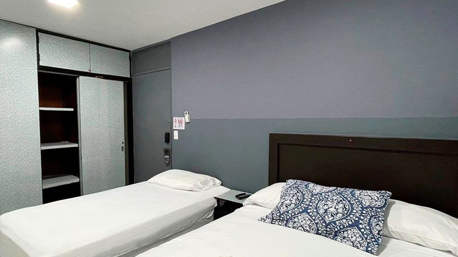 Quarto casal | Cofres nos quartos, escrivaninha, Wi-Fi de cortesia, roupa de cama