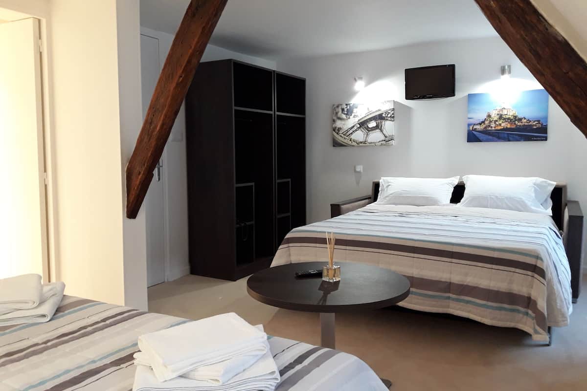 Quarto Standard | Secretária, quartos insonorizados, ferro/tábua de engomar, Wi-fi grátis