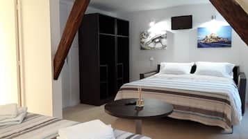 Quarto Standard | Secretária, quartos insonorizados, ferro/tábua de engomar, Wi-fi grátis