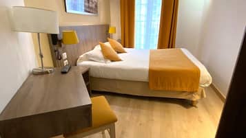 Quarto Duplo Standard, 1 quarto | Secretária, quartos insonorizados, ferro/tábua de engomar, Wi-fi grátis