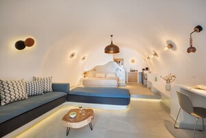 Suíte grand, banheira de imersão | Roupas de cama premium, edredons de pluma, frigobar, cofres nos quartos