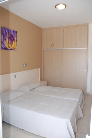 Apartamento Standard, 1 quarto | Cofre no quarto, berços/camas para crianças grátis, camas desdobráveis 