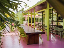 Pequeno-almoço tipo buffet diário (18 EUR por pessoa) 