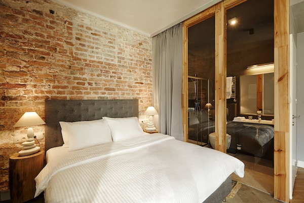 Cofres nos quartos, individualmente decorados