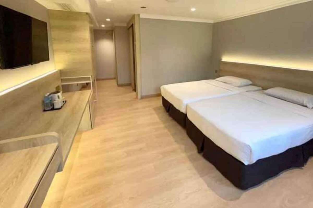 Minibar, cofre no quarto