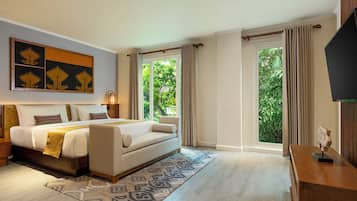 Quarto Triplo Familiar, 3 quartos | Roupa de alta qualidade, minibar, cofre no quarto, secretária