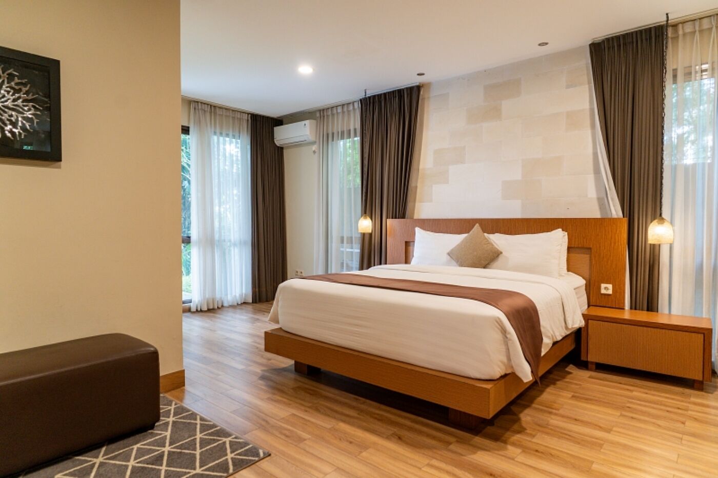 5 bedrooms villa pool | 4 quartos, secretária, ferro/tábua de engomar, camas desdobráveis 