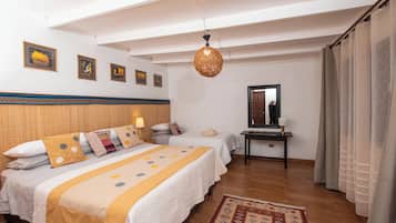 Quarto casal standard, 1 cama Queen | Frigobar, individualmente mobiliados, cortinas blackout