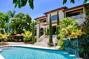 Fachada da propriedade