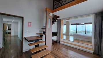 Villa Premier, 3 quartos, piscina privativa (90PY NaSinBi) | 1 quarto, roupa de alta qualidade, secretária